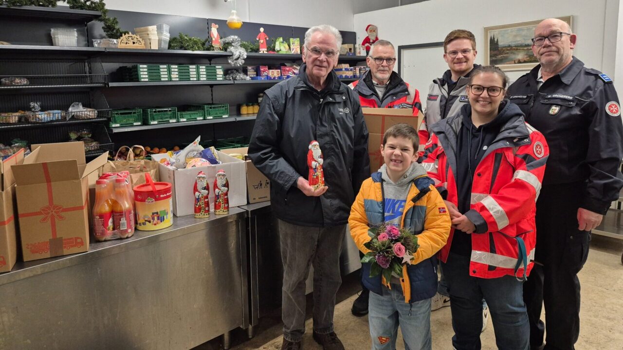 Herzenssache zur Weihnachtszeit: Johanniter übergeben gut gefüllte ...
